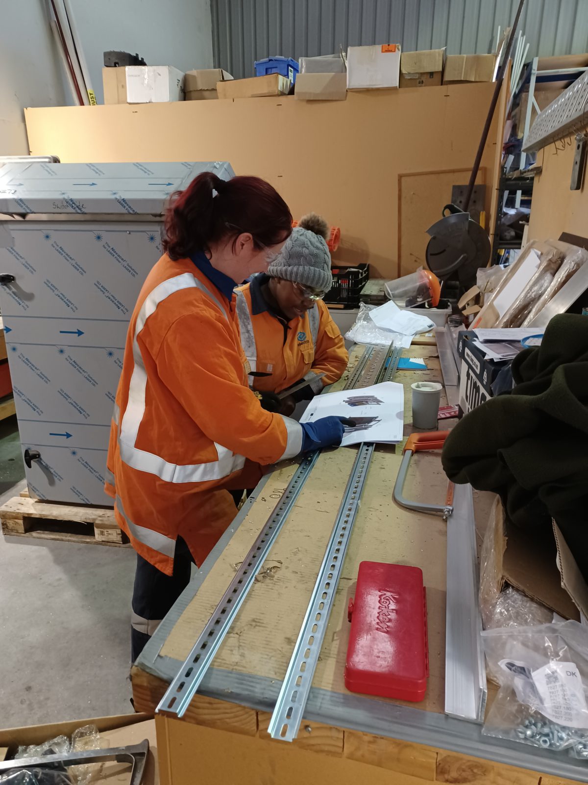 From office admin to electrical fitter » Connexis | Infrastructure Training